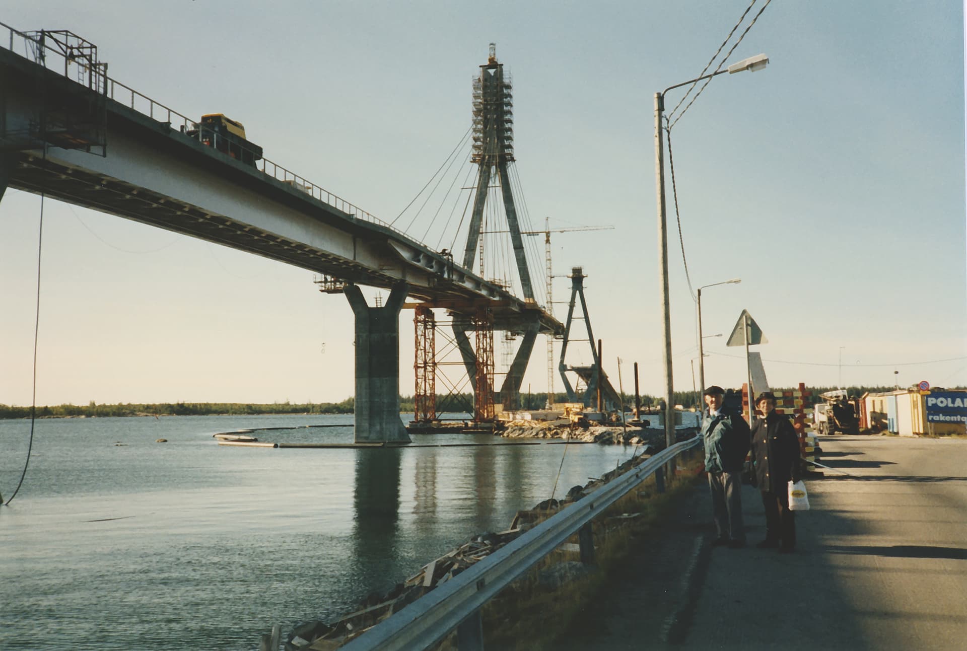 Raippaluoto BRIDGE, Vaasa 1996-1997 - Urakointiasennus M. Rautio Oy